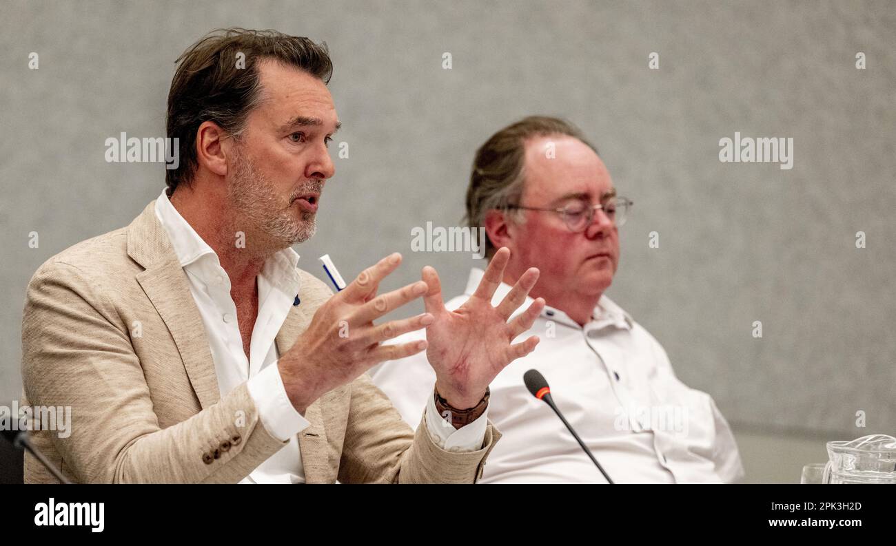 L'AIA - B. Hubert, ex membro tecnico TIB a sinistra e il signor. R ...