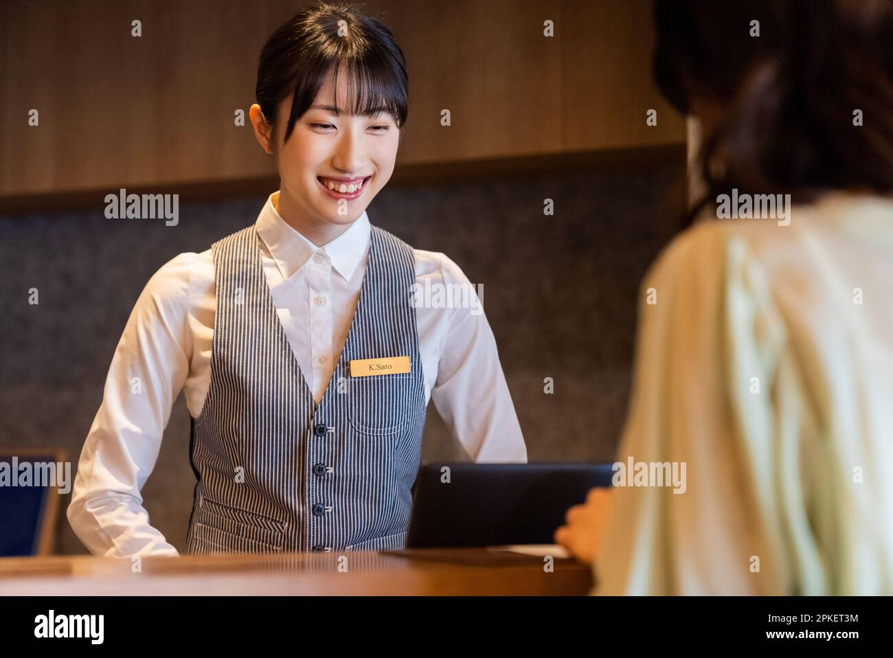 Check in counter immagini e fotografie stock ad alta risoluzione - Alamy