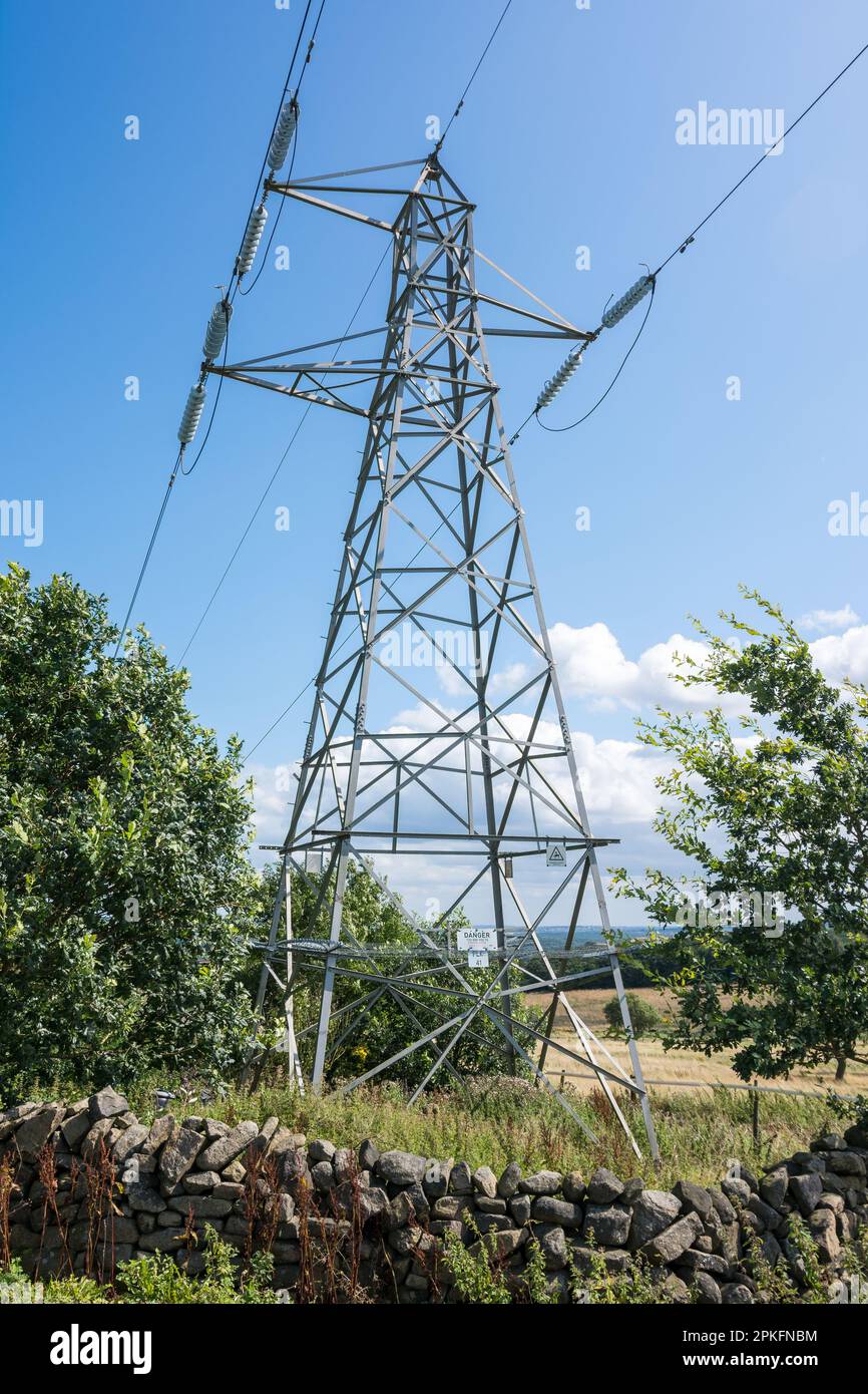 Overhead line tower immagini e fotografie stock ad alta risoluzione - Alamy