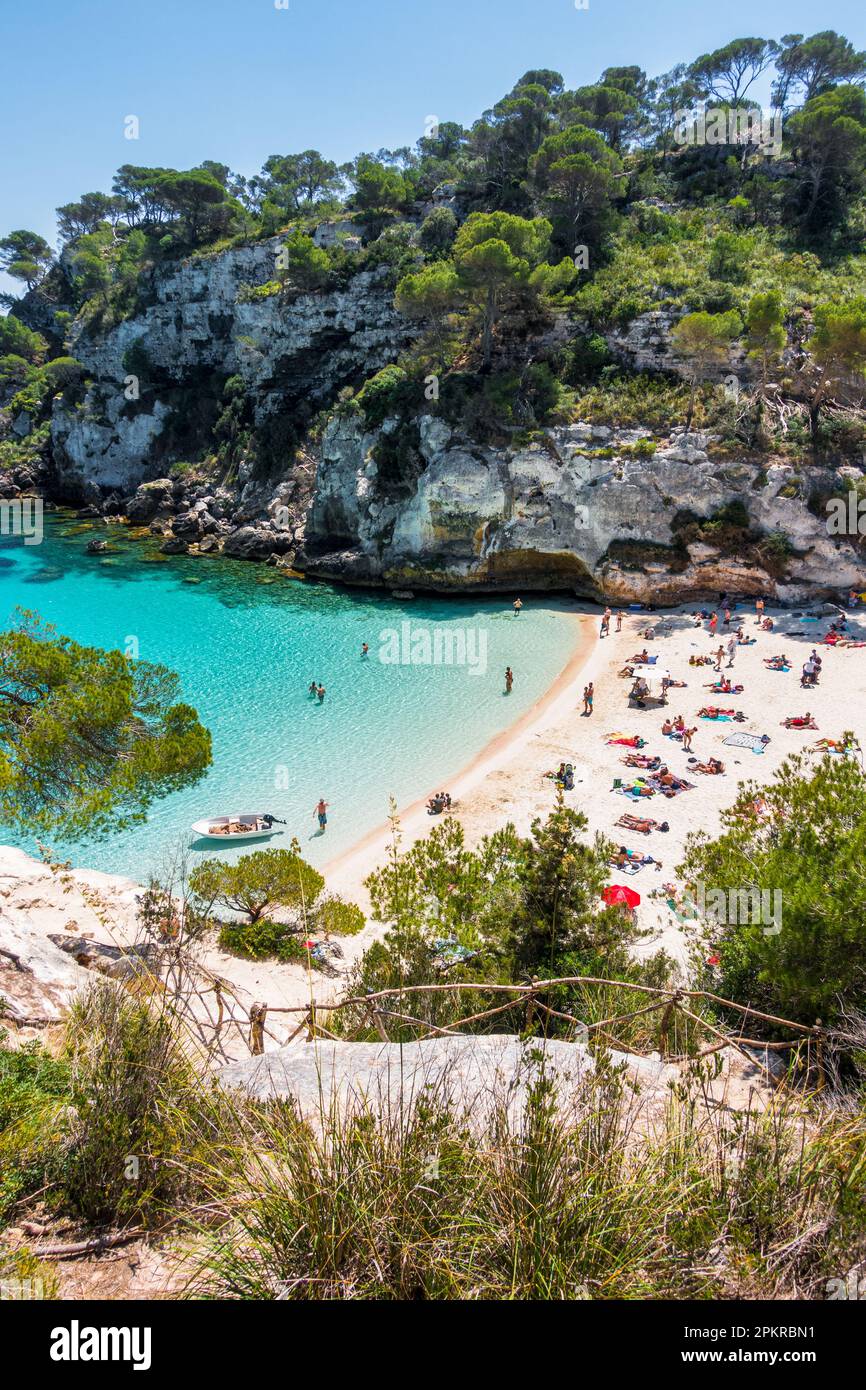 Vacanze in barca a vela a minorca immagini e fotografie stock ad alta ...