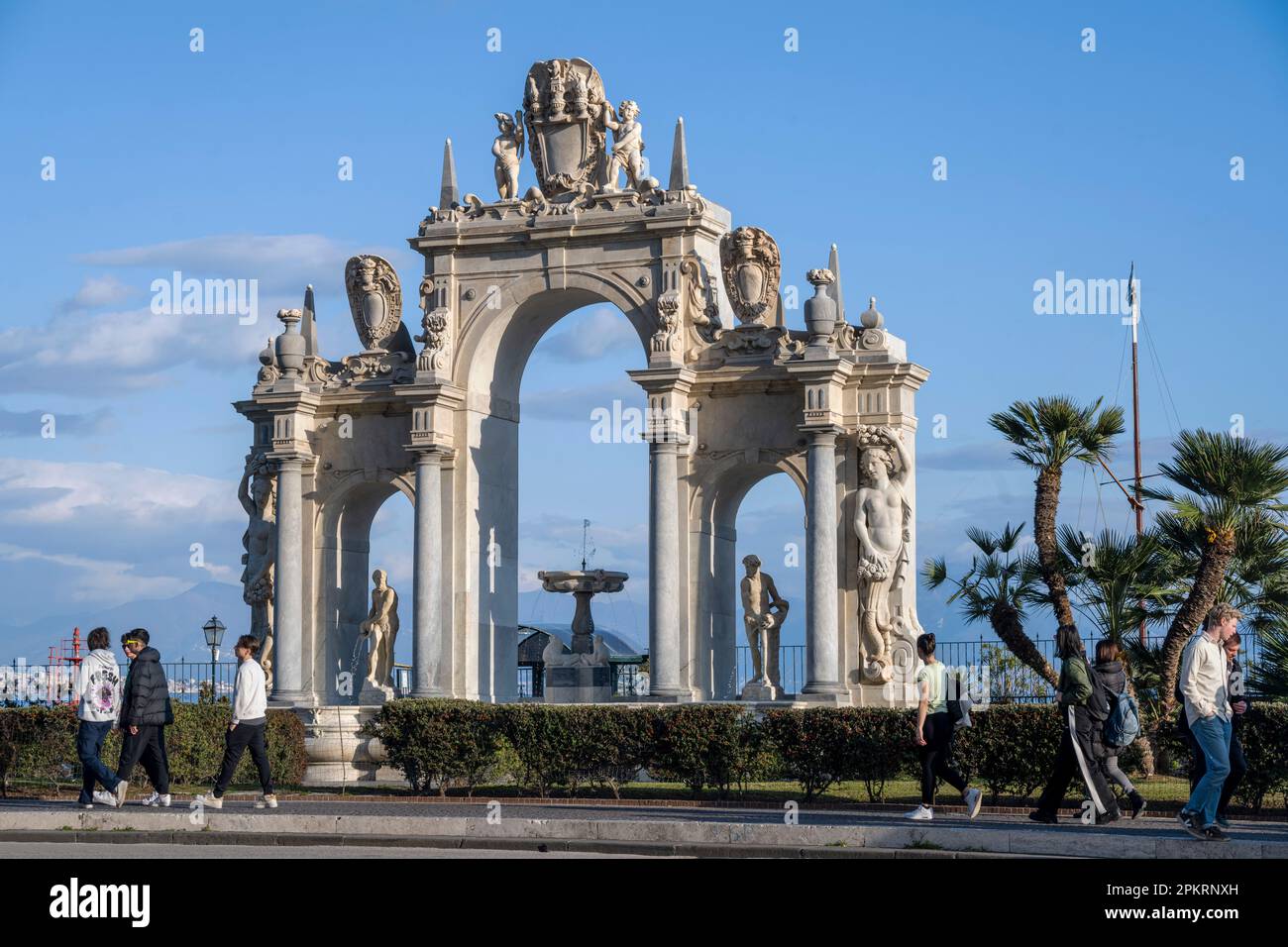Italien, Neapel, Via Partenope, Fontana del Gigante, monumentaler ...