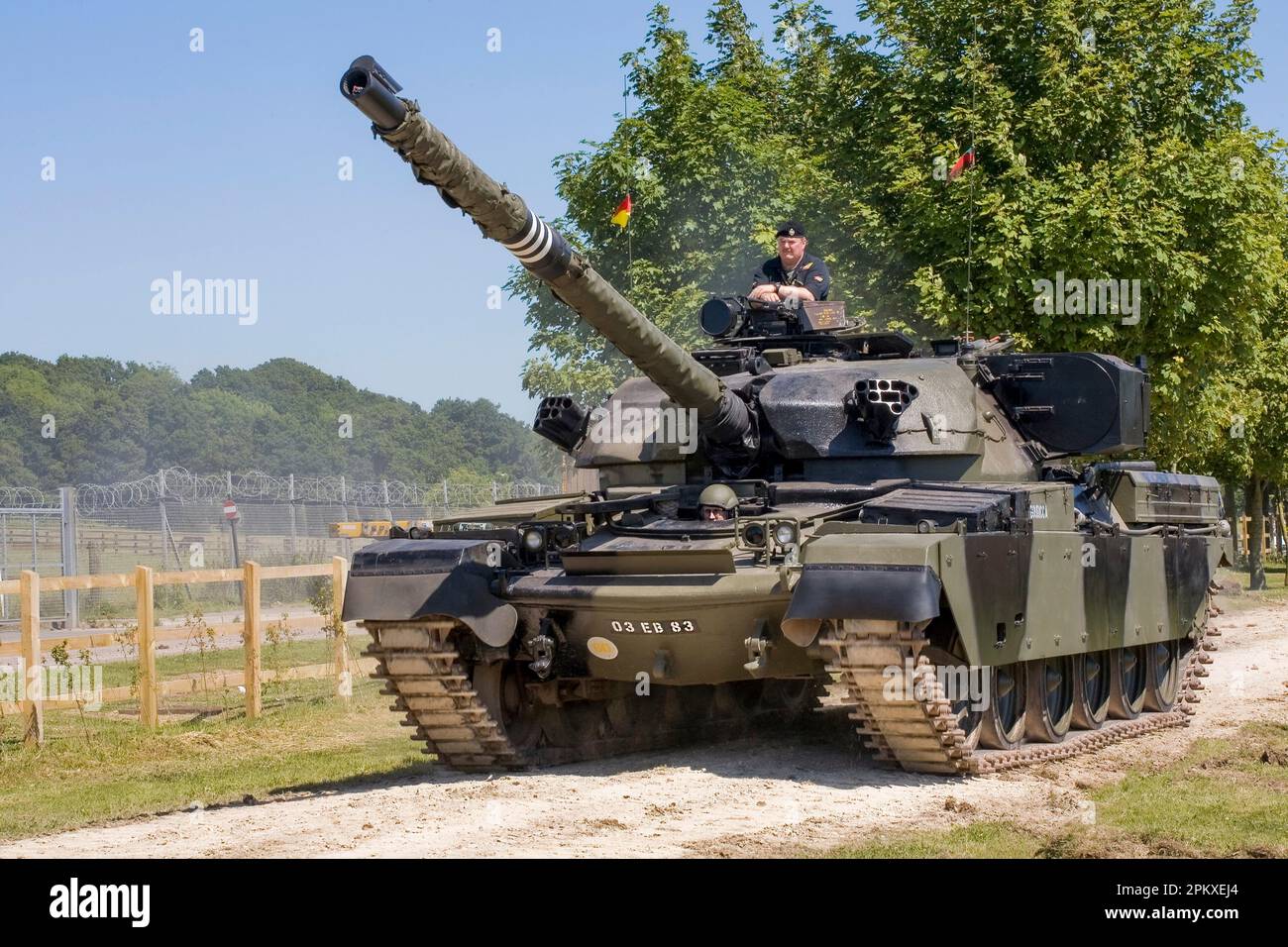 Carro armato da battaglia conservato immagini e fotografie stock ad ...