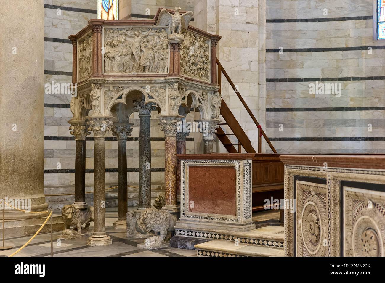 Pulpito, foto interna del Battistero di San Giovanni, Battistero di San ...