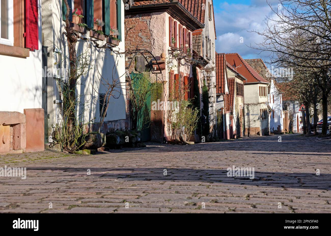 Theresienstrasse rhodt unter rietburg immagini e fotografie stock ad ...