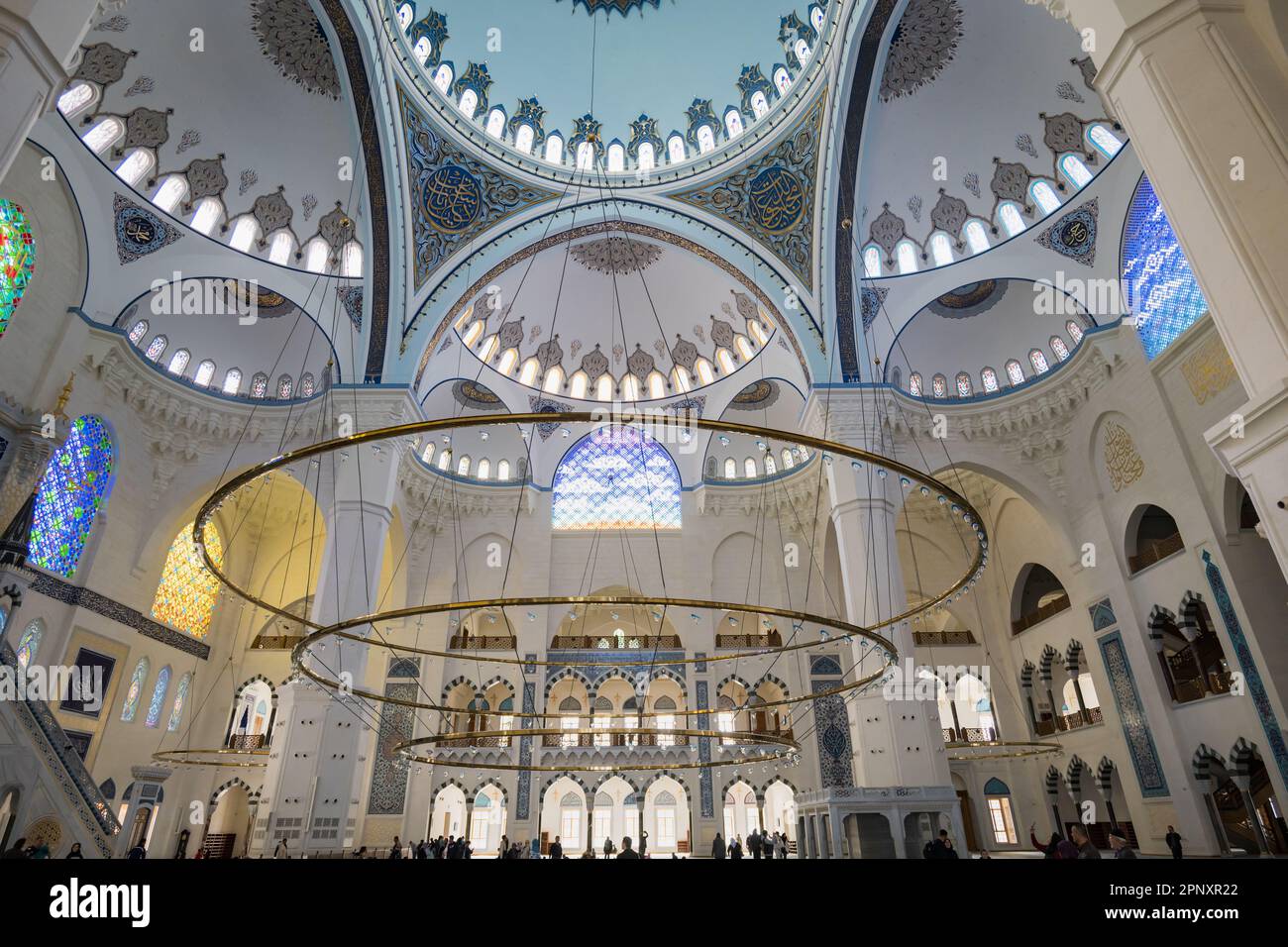 Istanbul, Turchia - Marzo 2023: Architettura della Moschea di Camlica ...
