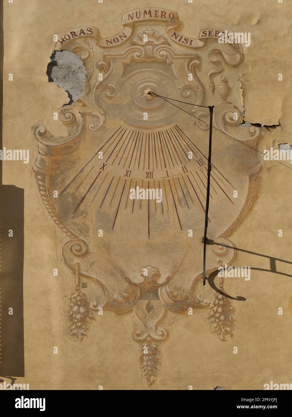 Gnomon sundial immagini e fotografie stock ad alta risoluzione - Alamy