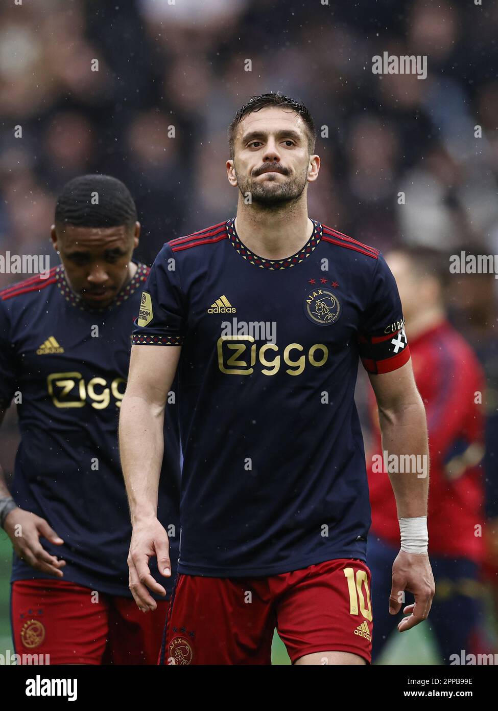 EINDHOVEN - (lr) Steven Bergwijn di Ajax, Dusan Tadic di Ajax durante ...