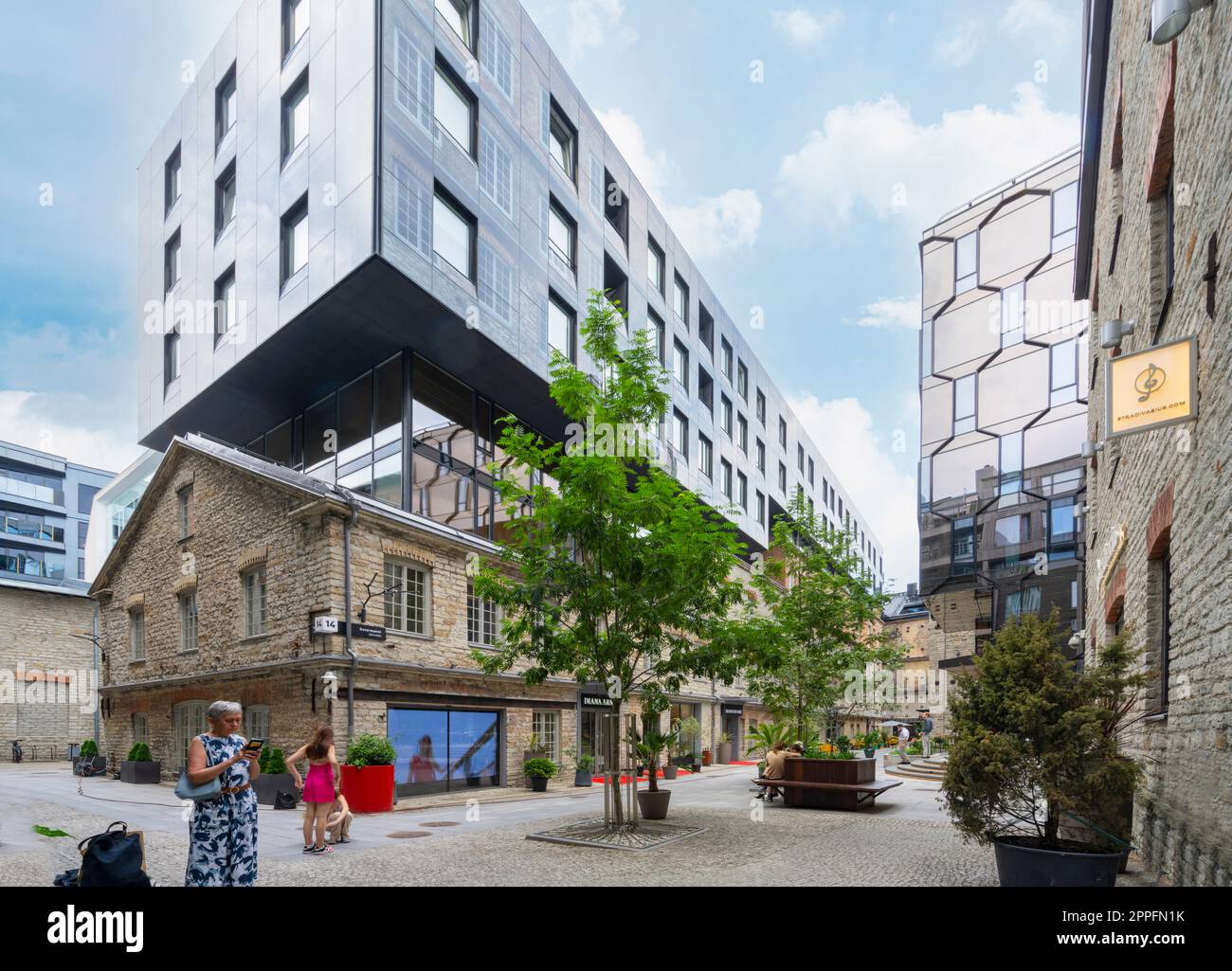 Modern city tallinn immagini e fotografie stock ad alta risoluzione - Alamy