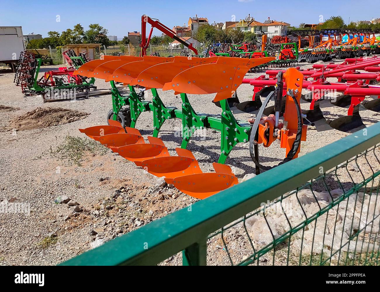 Aratro moderno immagini e fotografie stock ad alta risoluzione - Alamy