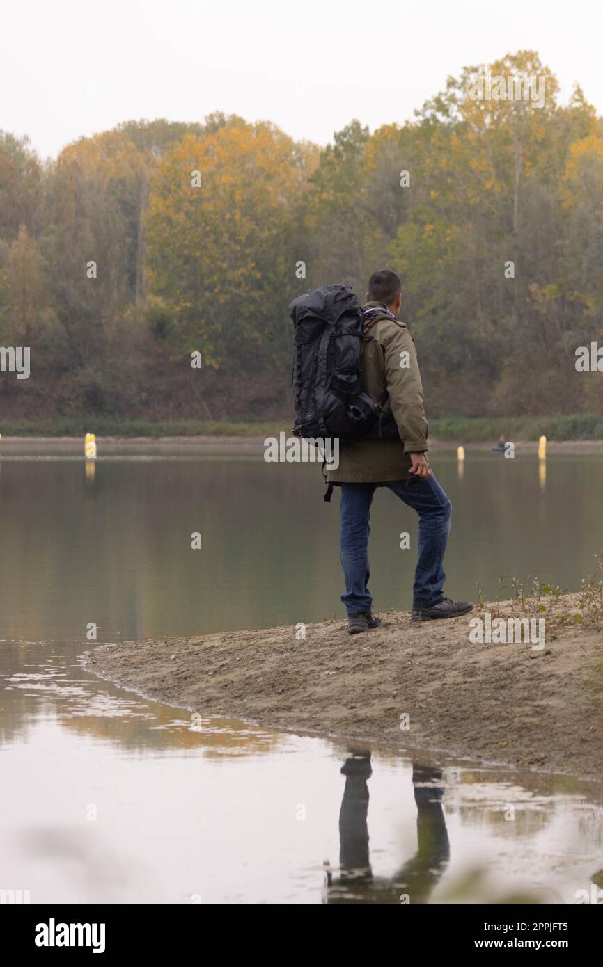 Traveller man immagini e fotografie stock ad alta risoluzione - Alamy