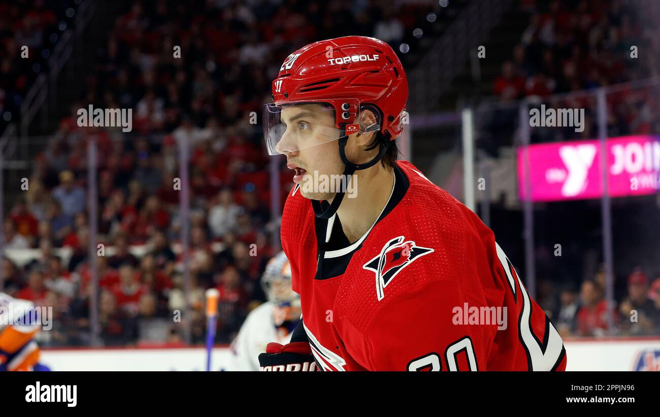 Carolina Hurricanes' Sebastian Aho (20) waits for the puck against the ...