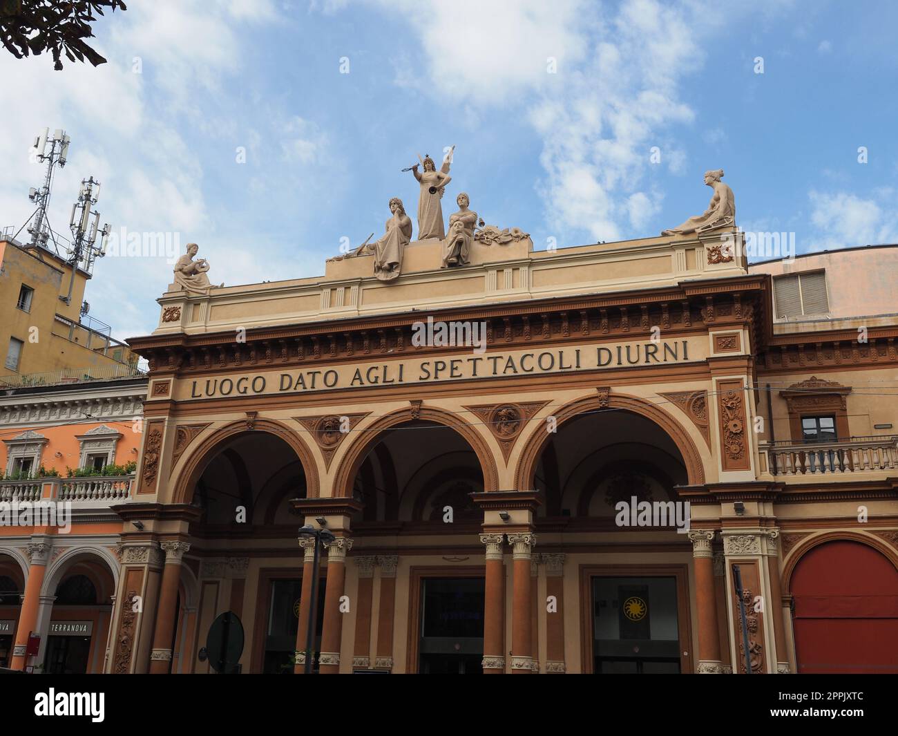 Teatro di bologna immagini e fotografie stock ad alta risoluzione - Alamy