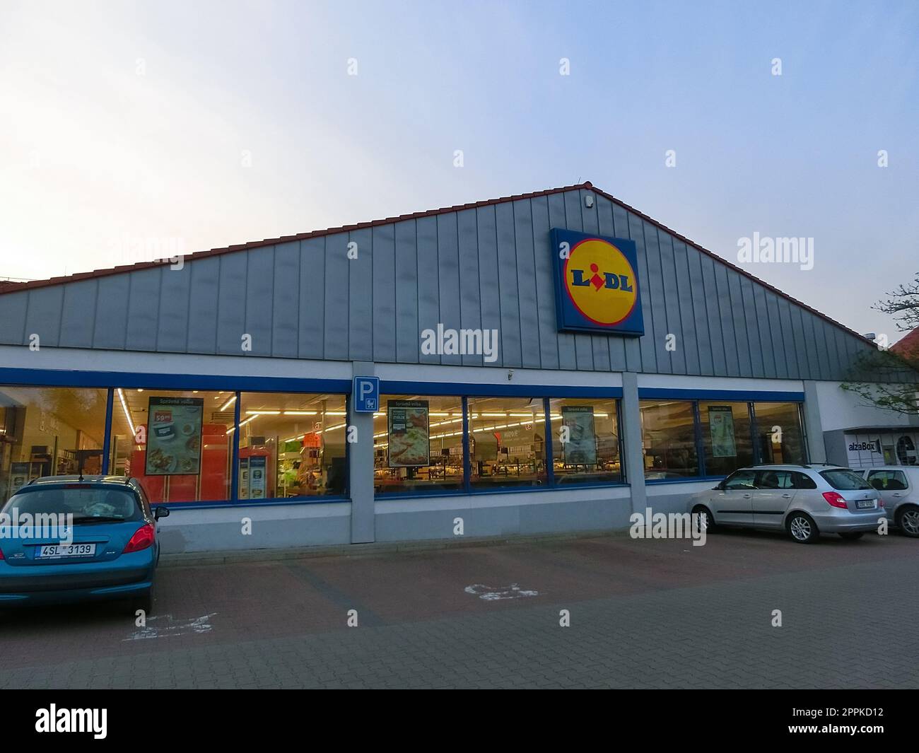 Parcheggio supermercato lidl immagini e fotografie stock ad alta ...