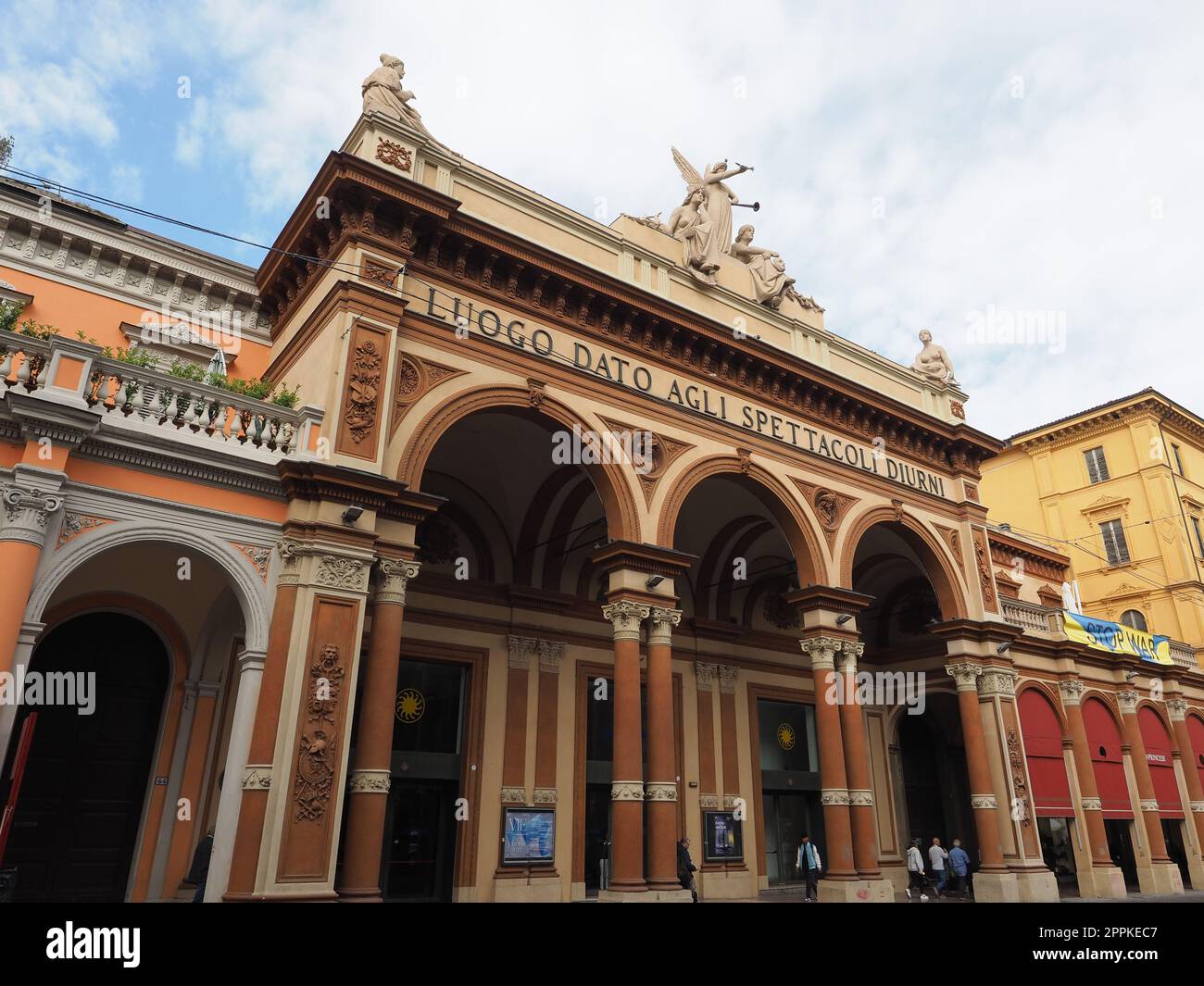 Teatro di bologna immagini e fotografie stock ad alta risoluzione - Alamy
