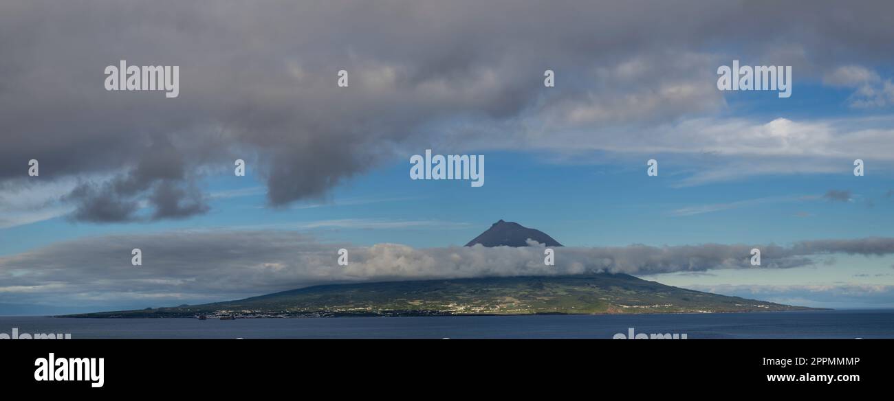 Pico vulcano immagini e fotografie stock ad alta risoluzione - Alamy