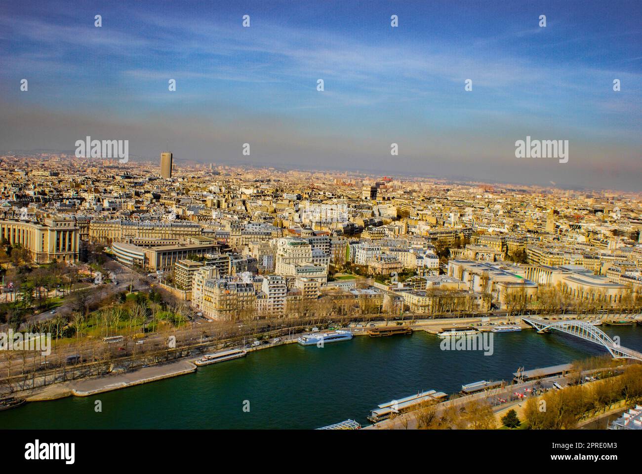 Visto dalla torre eiffel immagini e fotografie stock ad alta ...
