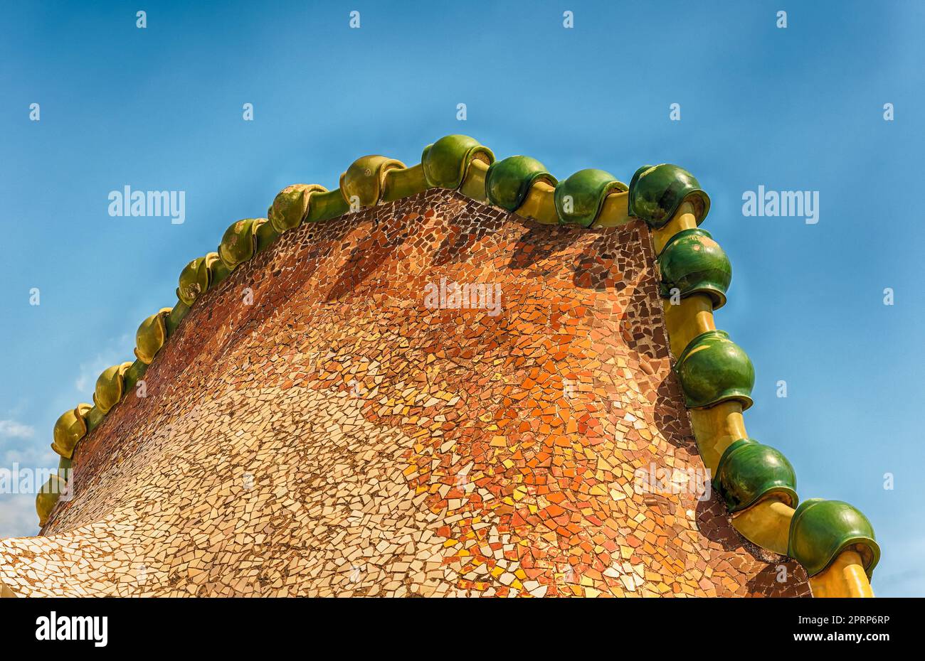 BARCELLONA - 9 AGOSTO: L'iconico arco sul tetto della colonna ...