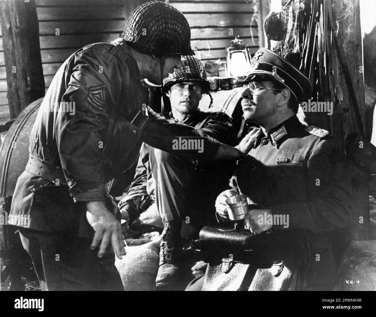 TELLY SAVALAS CLINT EASTWOOD e DAVID HURST in KELLY'S HEROES 1970 ...