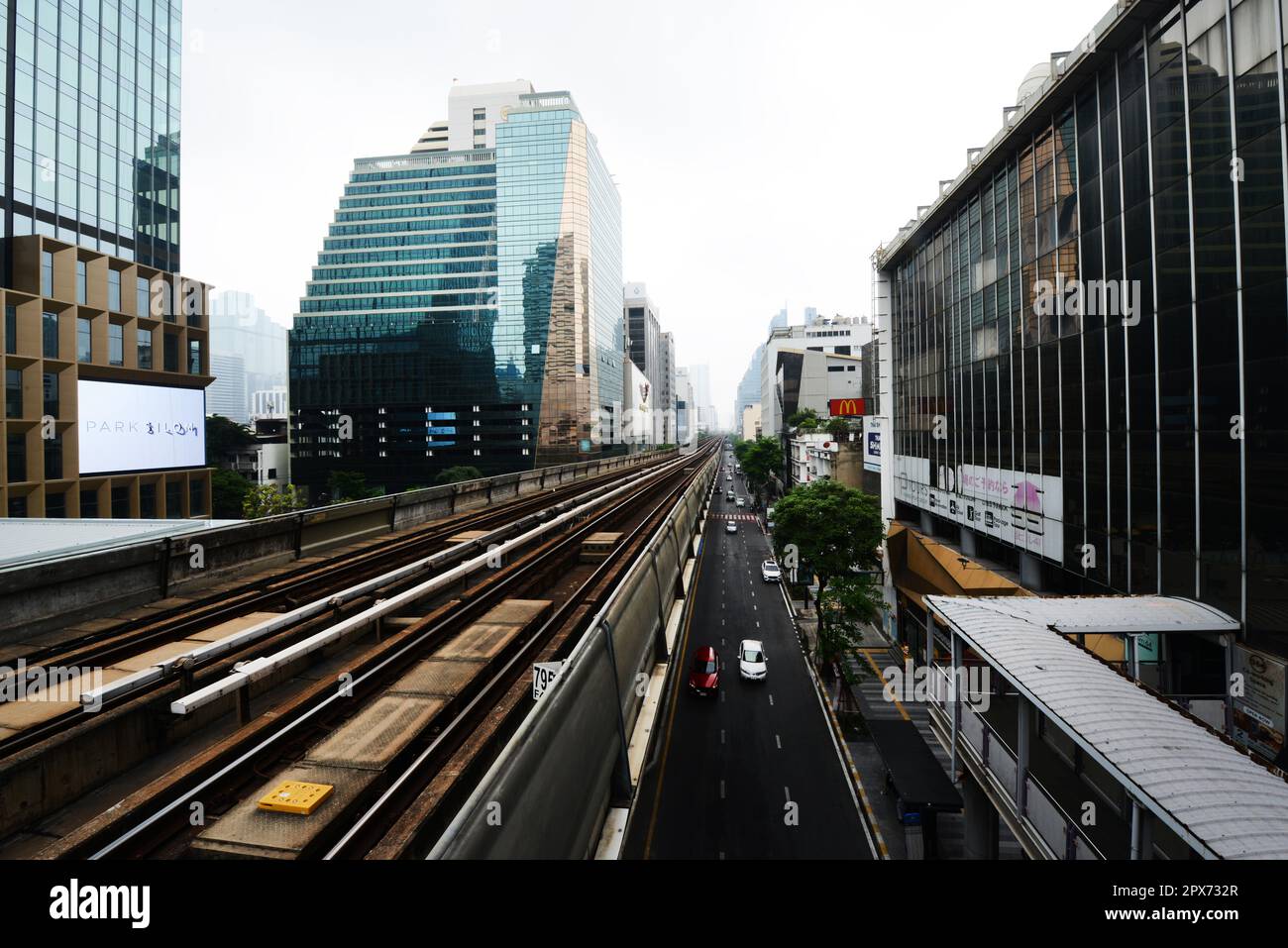 Stazione sala daeng dello skytrain immagini e fotografie stock ad alta ...