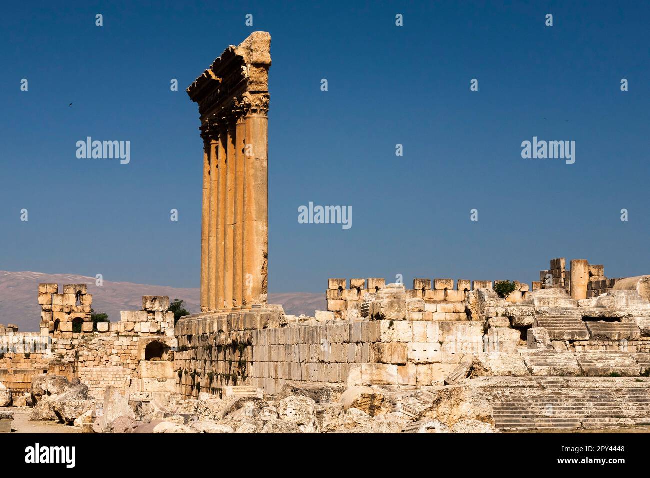 Baalbek, Tempio di Giove, il più grande tempio romano, colonne ...