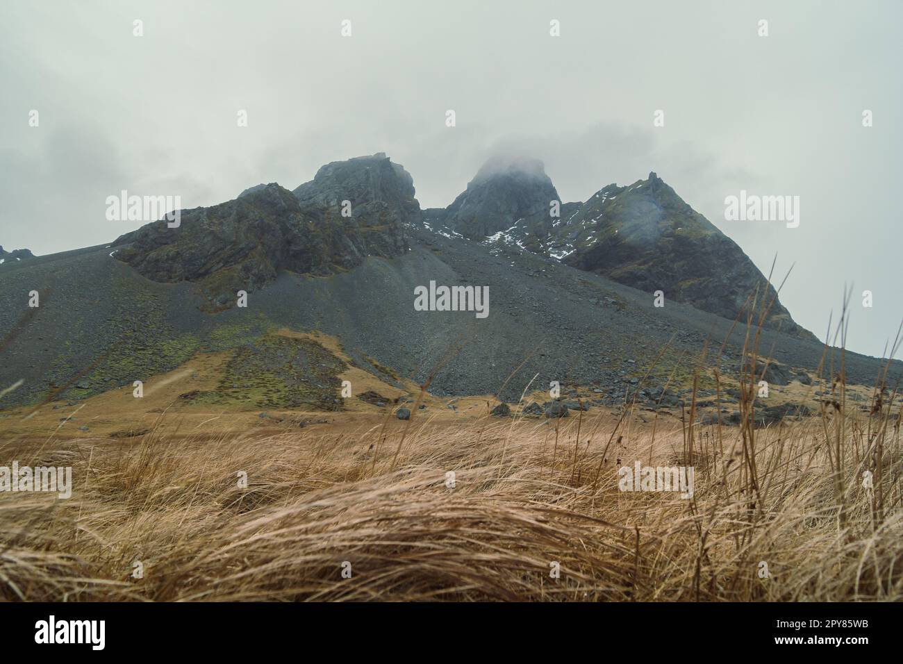Monte erba immagini e fotografie stock ad alta risoluzione - Alamy