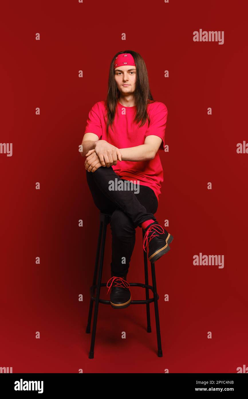 Gamba della sedia immagini e fotografie stock ad alta risoluzione - Alamy