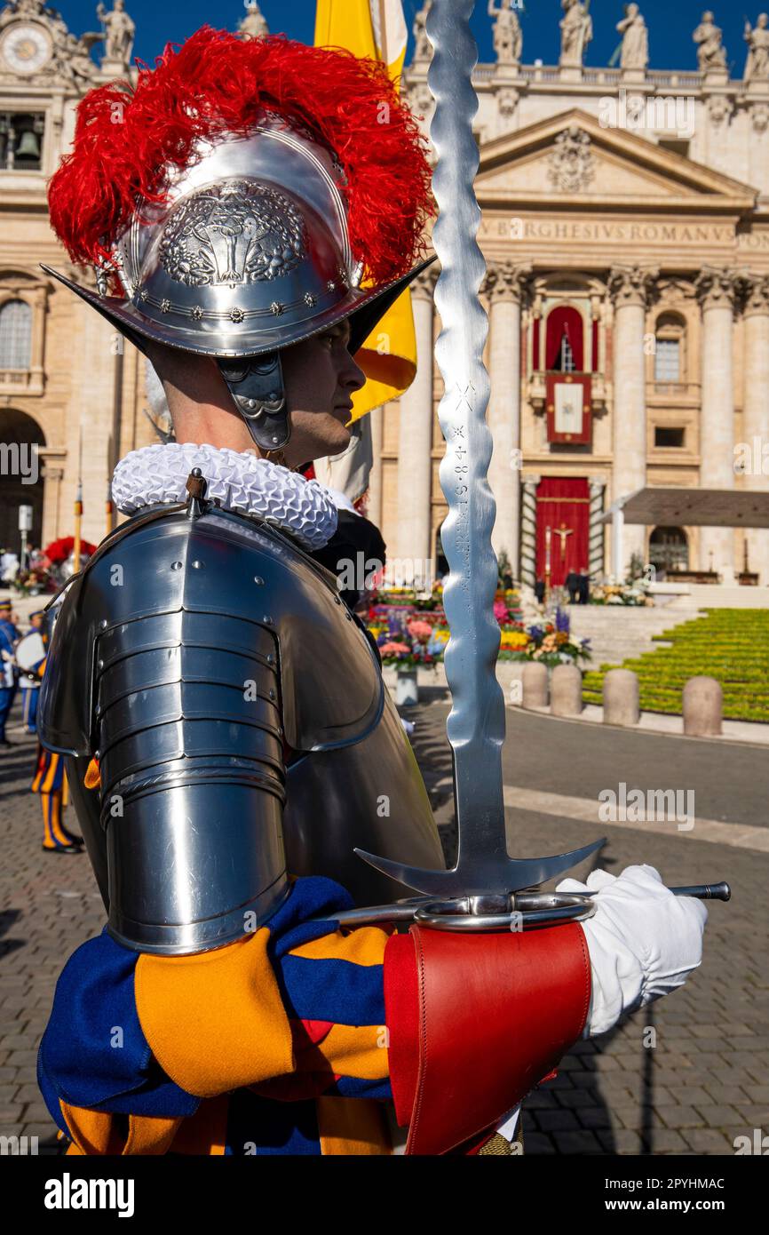 Vaticano, Vaticano. 3rd maggio, 2023. Guardia d'onore della Guardia ...