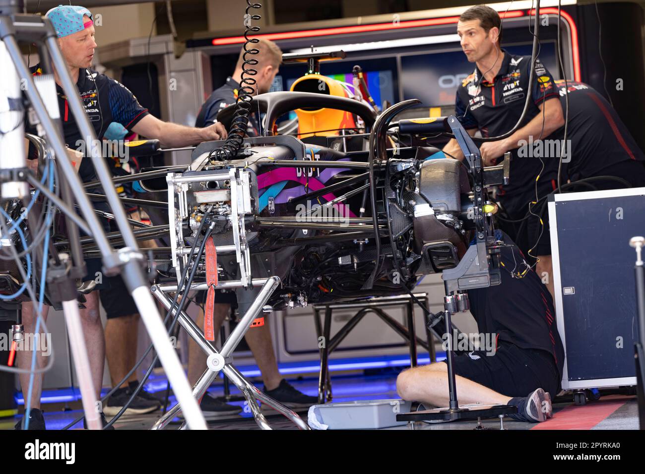Red bull f1 mechanics immagini e fotografie stock ad alta risoluzione ...