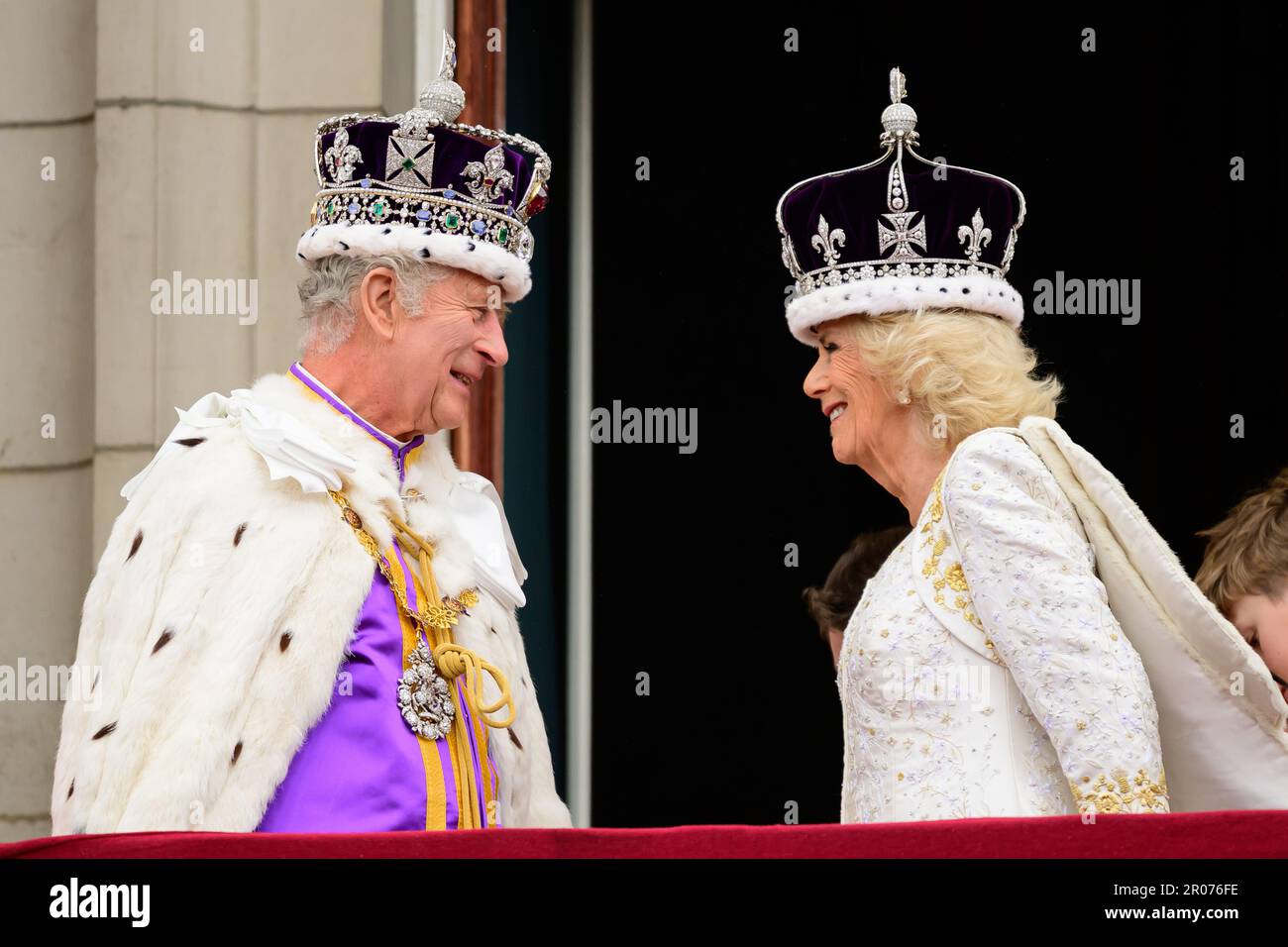 Re Carlo III e la Regina Camilla sul balcone di Buckingham Palace a seguito dell'incoronazione ...