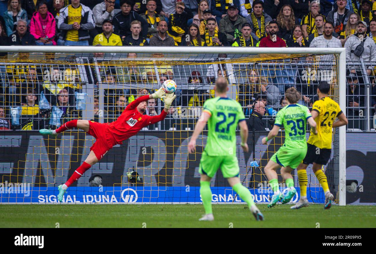 Gregor kobel von borussia dortmund immagini e fotografie stock ad alta risoluzione - Alamy