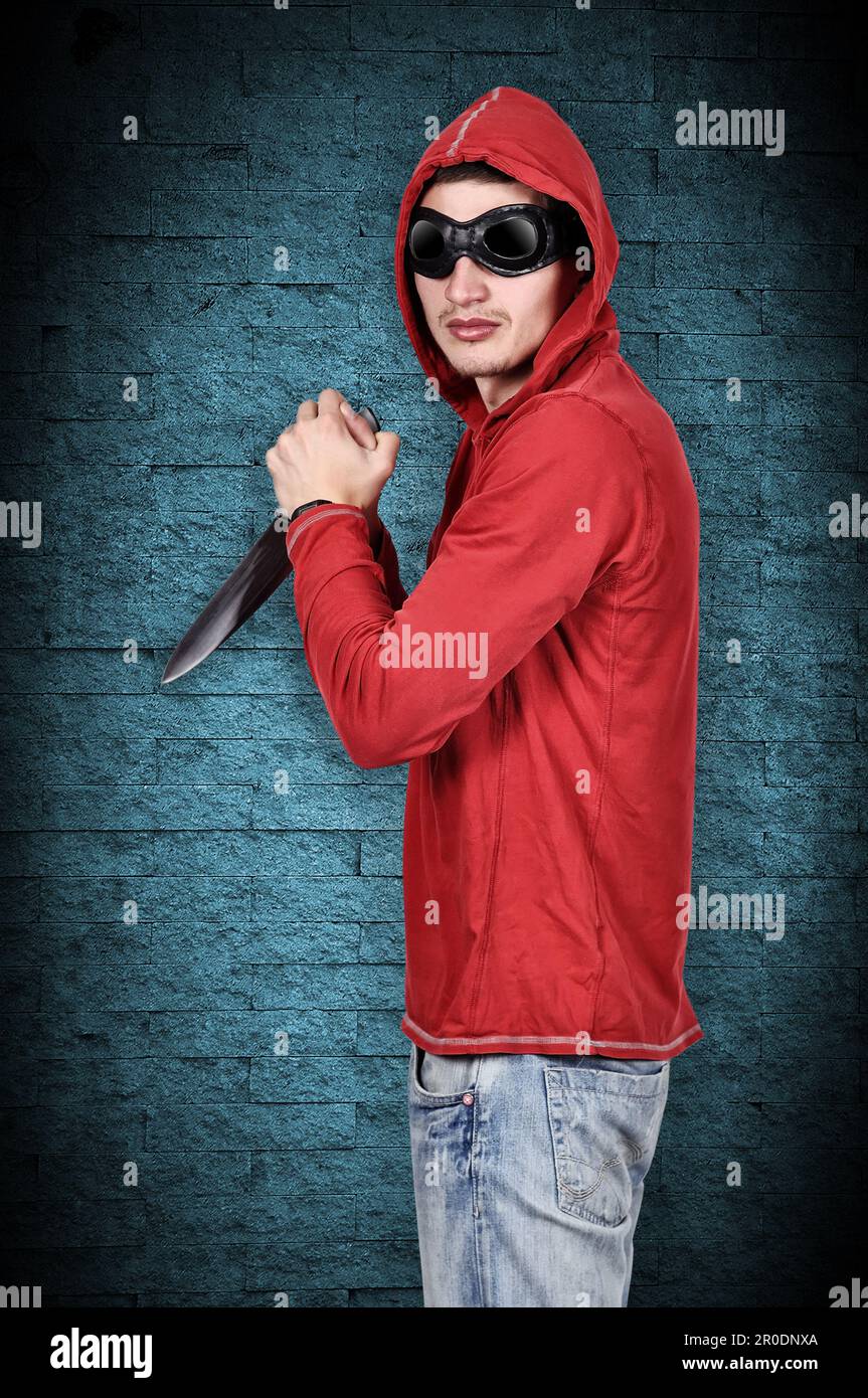 Uomo con un coltello immagini e fotografie stock ad alta risoluzione ...