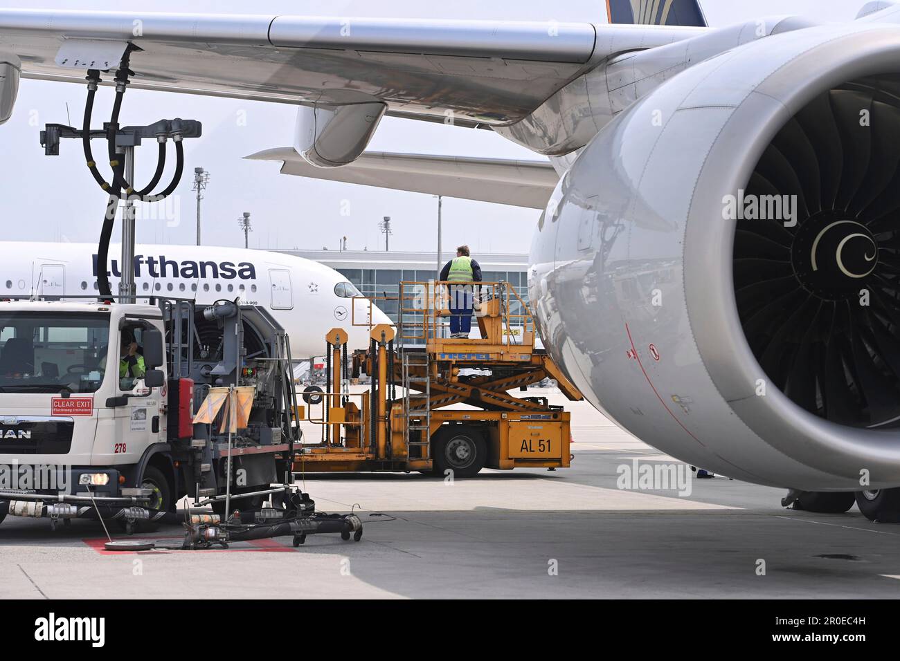 Impressioni dall'aeroporto Franz Josef Strauss di Monaco il 8th maggio ...