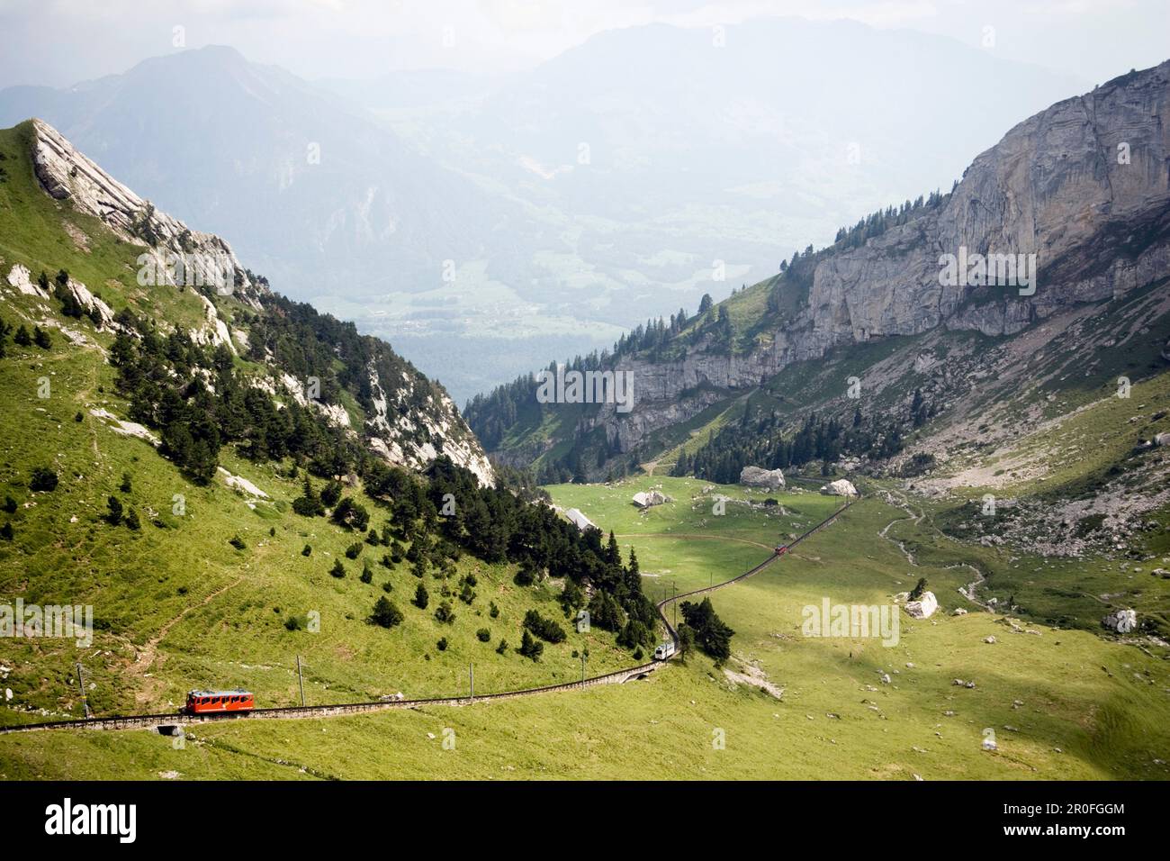 Pilatus Railway, la ferrovia a cremagliera più ripida del mondo, Lago ...