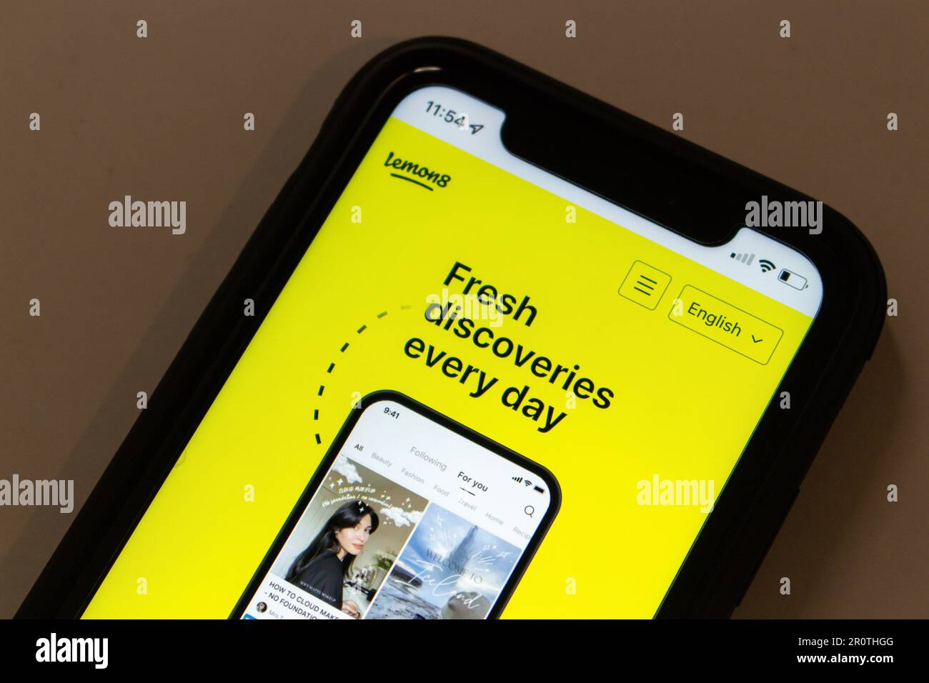 Vancouver, CANADA - Maggio 7 2023 : Lemon8 sito web visto in un iPhone ...