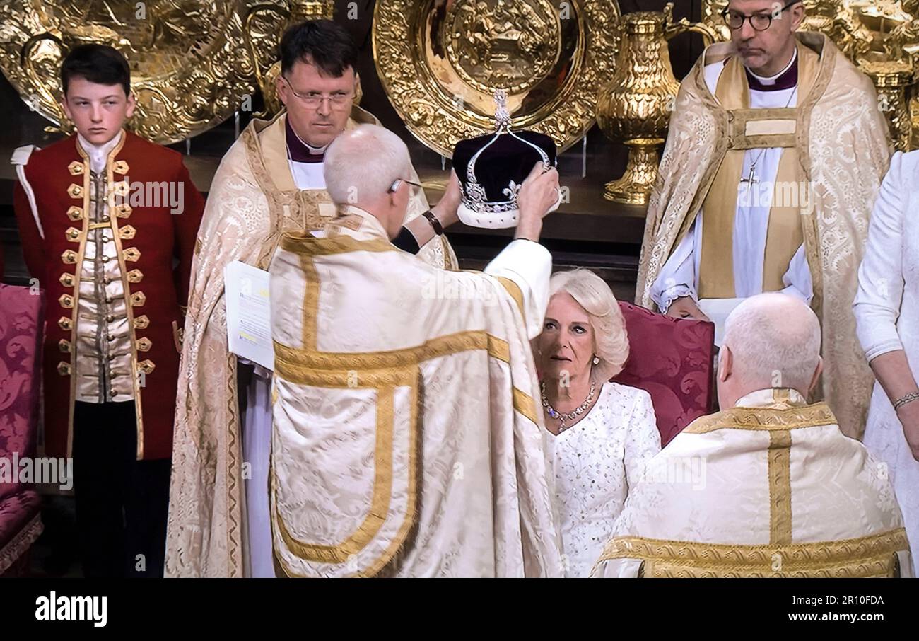 La regina camilla incoronata con la corona della regina maria immagini ...