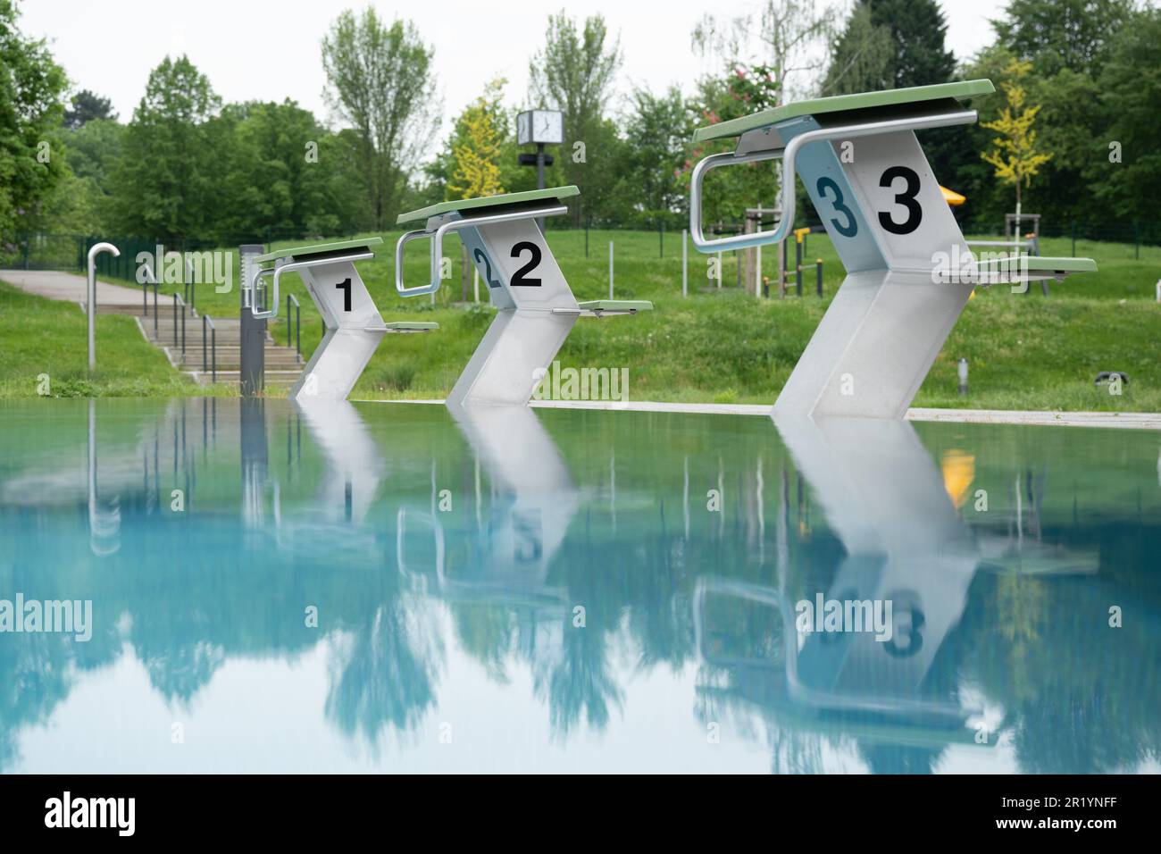Piattaforme Di Partenza Della Piscina