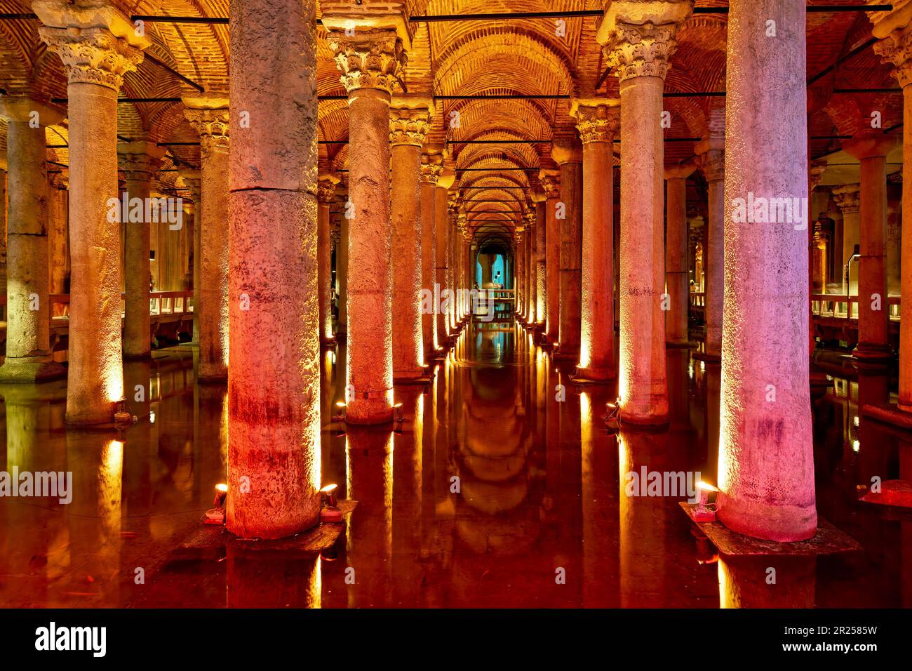 Cisterna di istanbul immagini e fotografie stock ad alta risoluzione ...