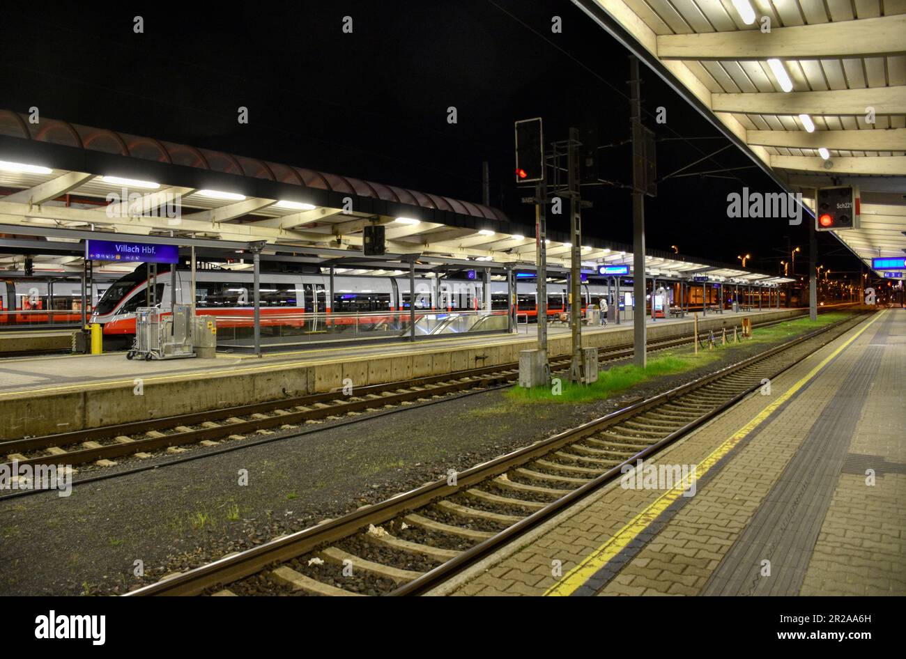 Villach, Bahnhof, Schild, informazioni, Stationsname, Orientierung ...