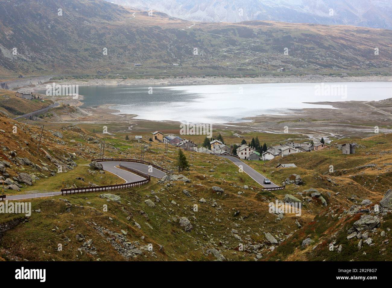 Lago di montespluga immagini e fotografie stock ad alta risoluzione - Alamy