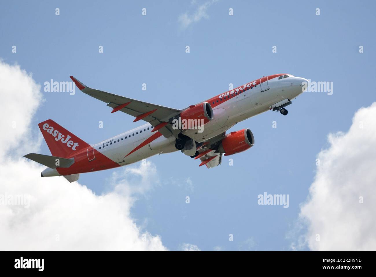 Filo per getto ryanair immagini e fotografie stock ad alta risoluzione ...