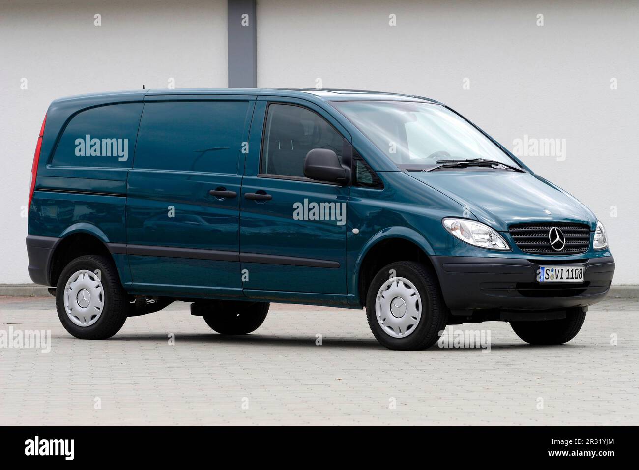 Mercedes sprinter immagini e fotografie stock ad alta risoluzione - Alamy