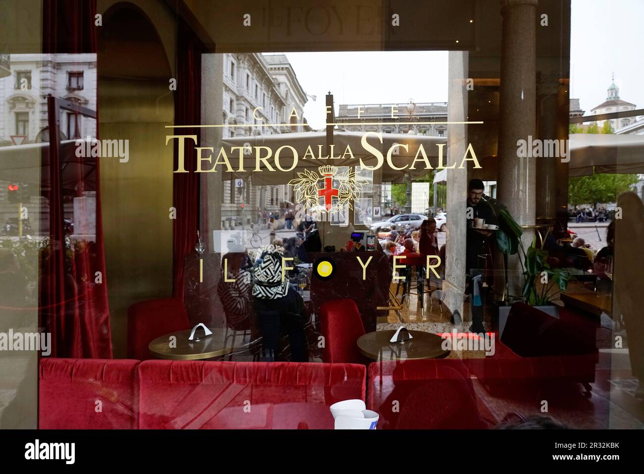 Teatro alla Scala Café-Ristorante il foyer, Milano, Lombardia, Italia ...