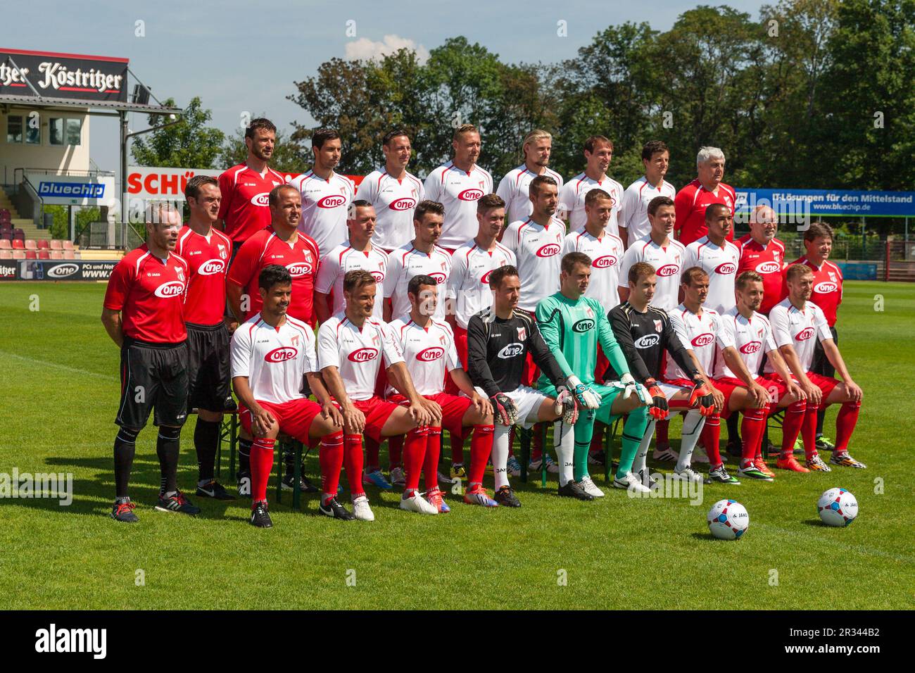 Foto di calcio di squadra immagini e fotografie stock ad alta ...