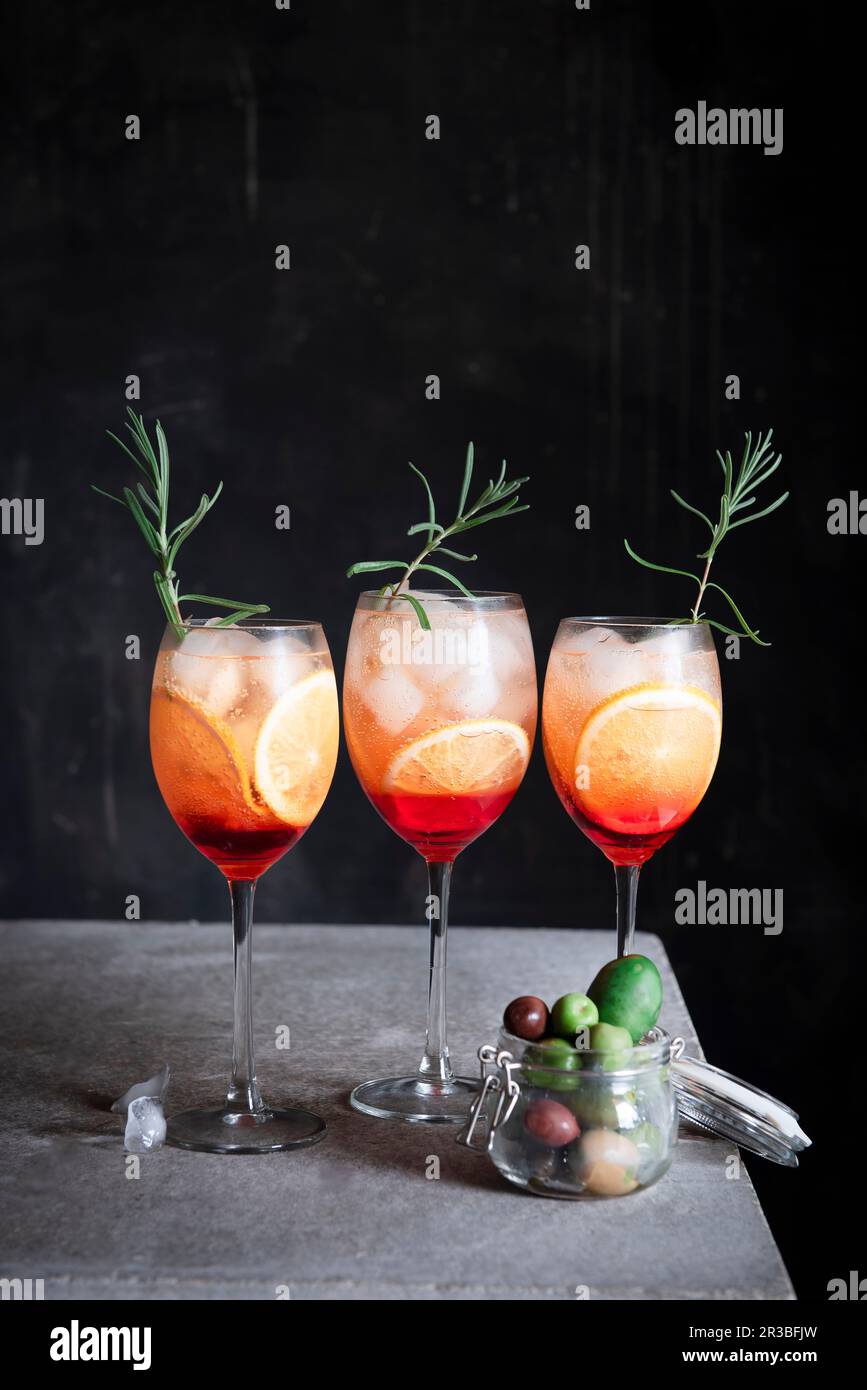 Spritz drink oranges immagini e fotografie stock ad alta risoluzione ...