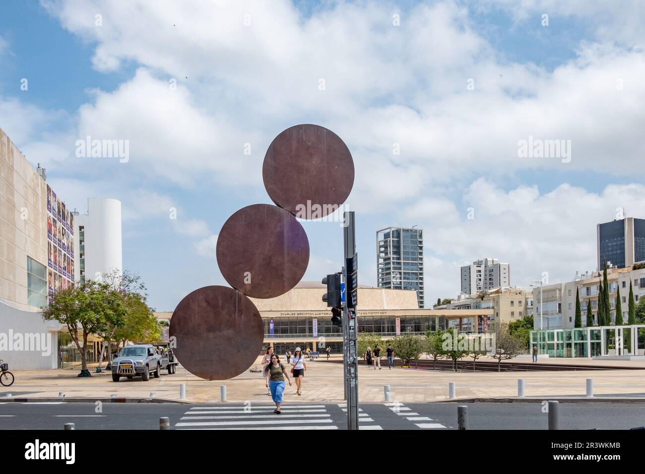 Tel Aviv, Israele - 18 maggio 2023: Il Palazzo della Cultura o Charles ...