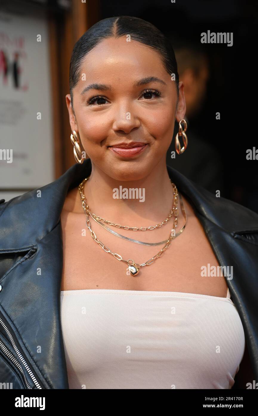 Freddy cousin brown immagini e fotografie stock ad alta risoluzione - Alamy