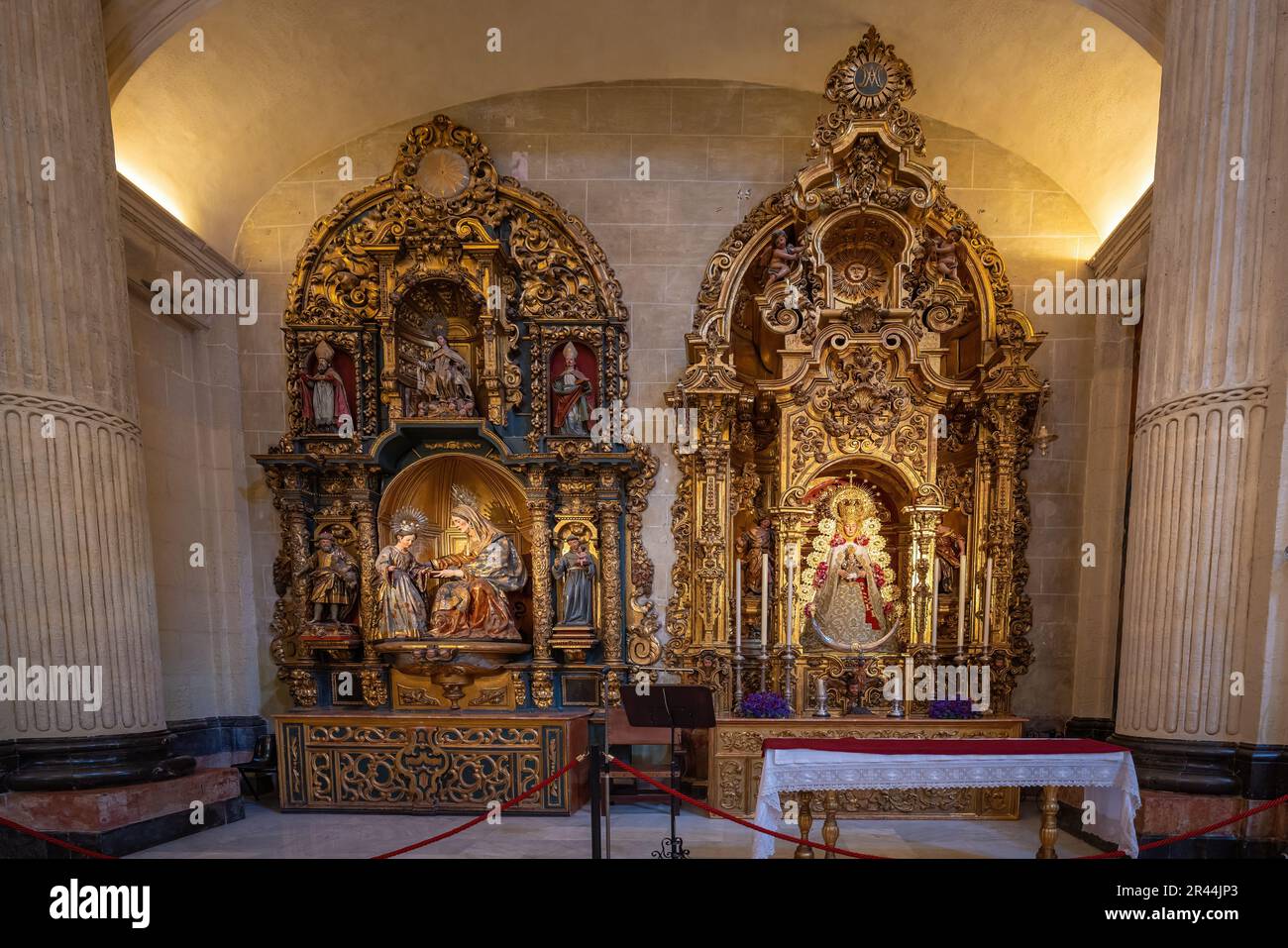 Altare di santa ana y la virgen nina immagini e fotografie stock ad ...