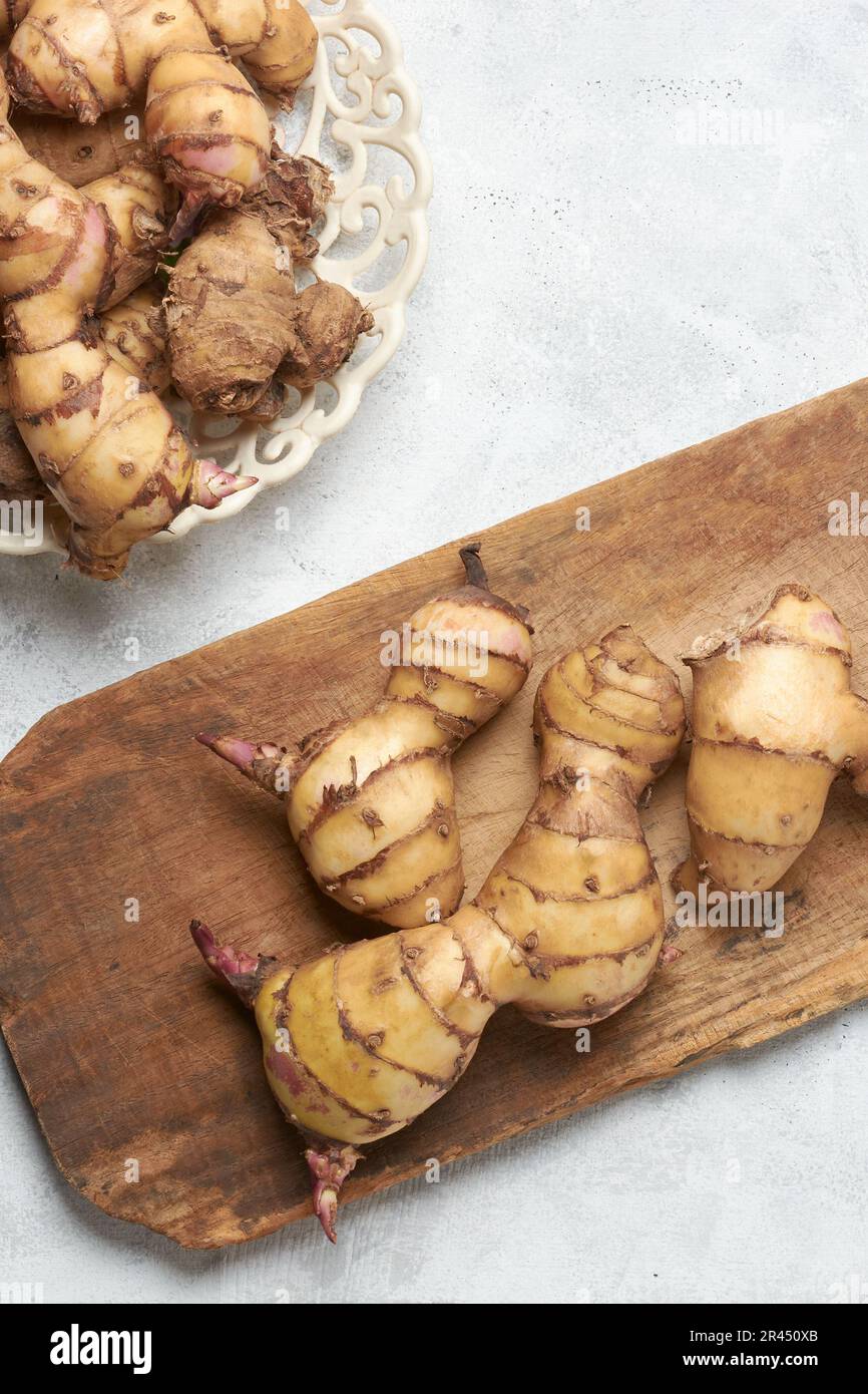 Rizomi di tuberi immagini e fotografie stock ad alta risoluzione - Alamy