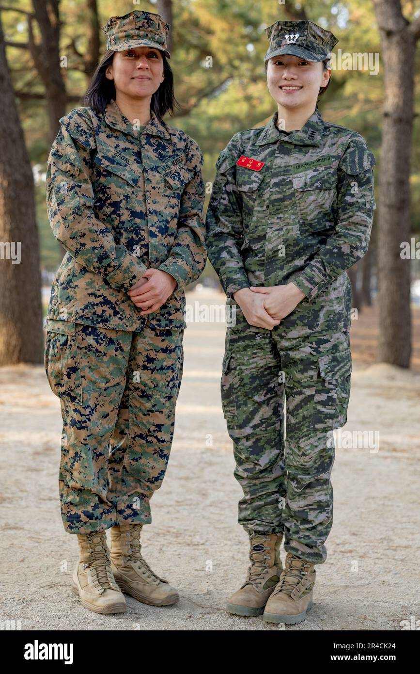 STATI UNITI Marine Corp 1st Lt. Raquel Zagal, responsabile delle ...