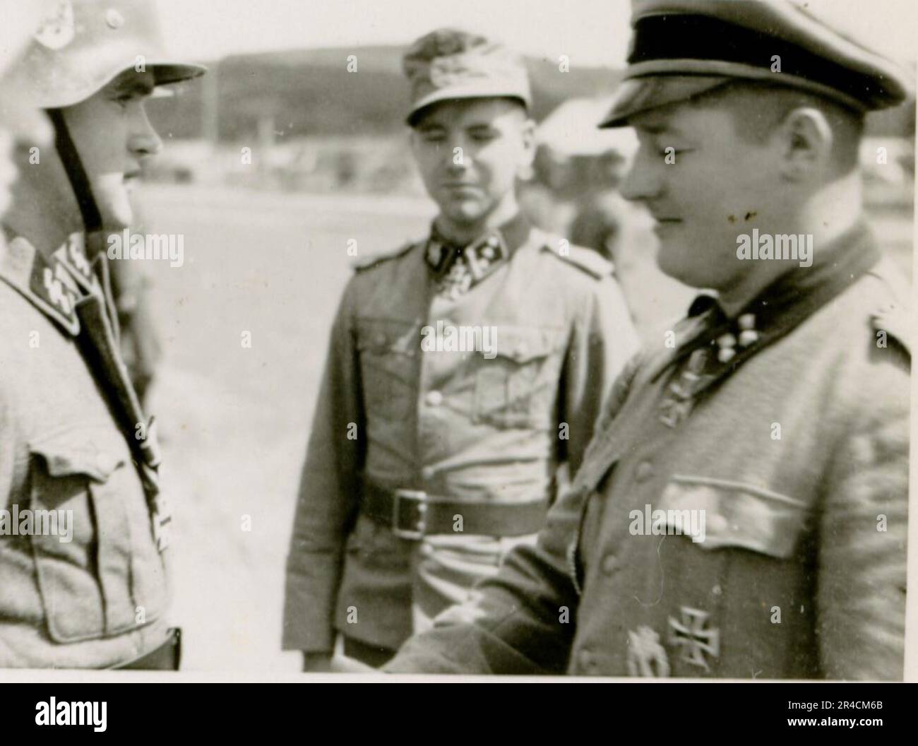 Soldiers waffen ss combat eastern front immagini e fotografie stock ad ...